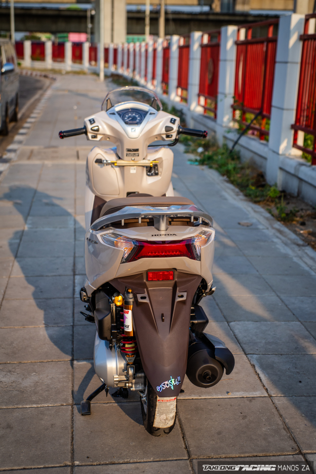 Ninja Lead độ khủng được nâng cấp phuộc trước Carbon kịch độc | 2banh.vn