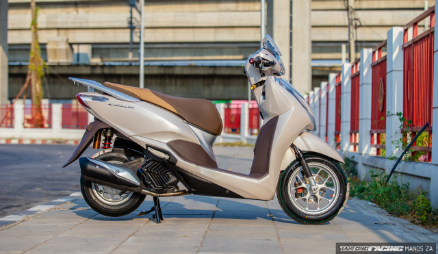 Ninja Lead độ khủng được nâng cấp phuộc trước Carbon kịch độc | 2banh.vn