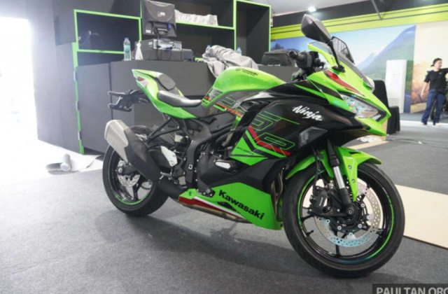 Chi tiết Kawasaki Ninja ZX-25R 2023 ra mắt tại Malaysia với 2 phiên bản ...