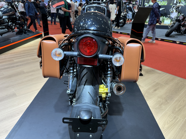 Chiêm ngưỡng Renegade và Scrambler X Cafe - 2 mẫu xe của UM Motorcycles ...